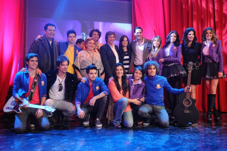 Foto del elenco de Miss XV - TVNotiBlog